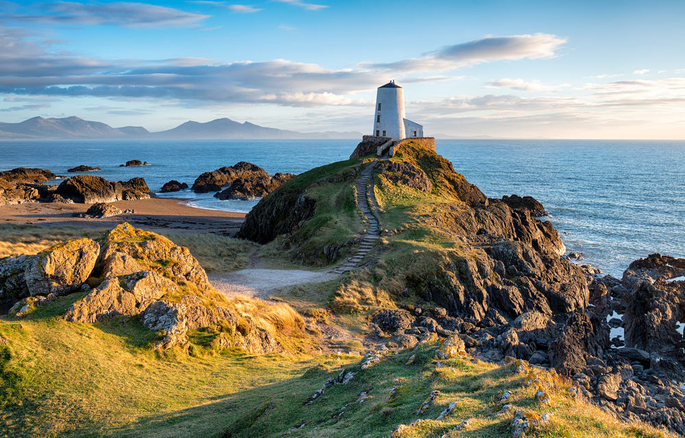 Anglesey - Pass the Keys® Book Direct